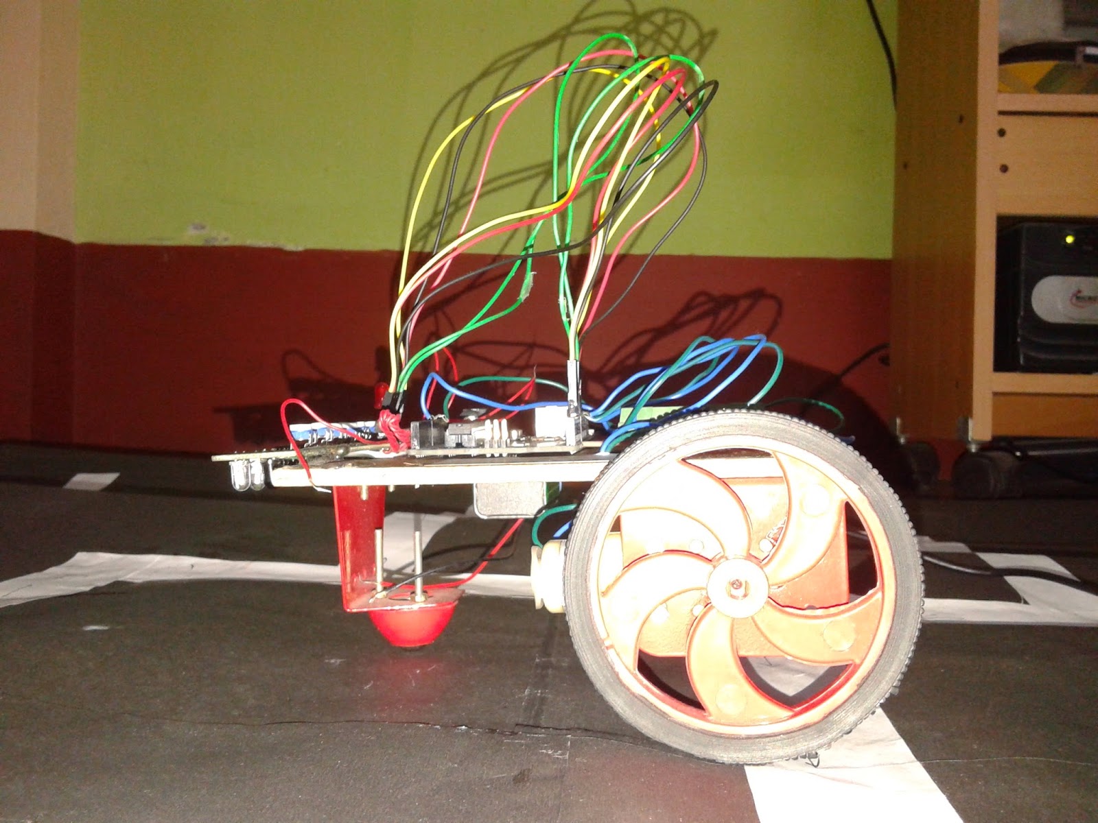 DESTINBOT: Arduino Uno R3 Line Follower robot